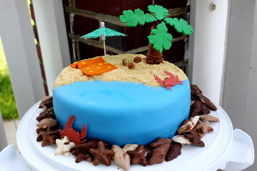 Beach Cake - CakeCentral.com