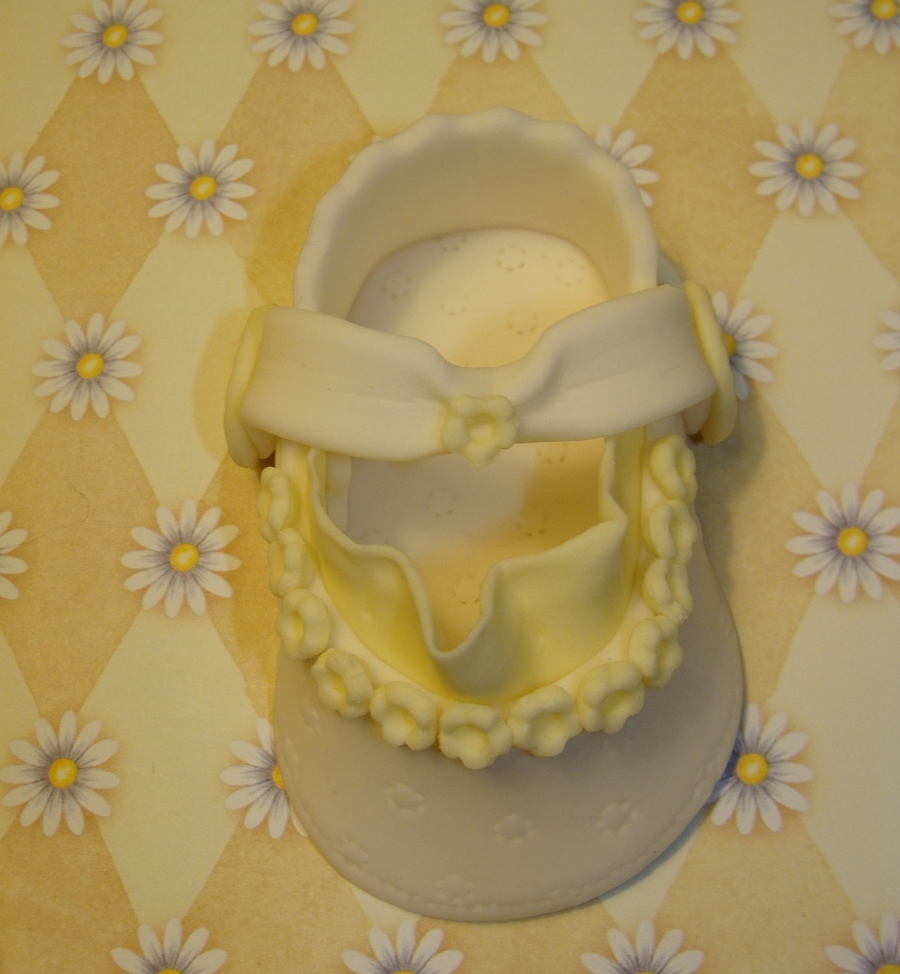 Baby Shoe - CakeCentral.com