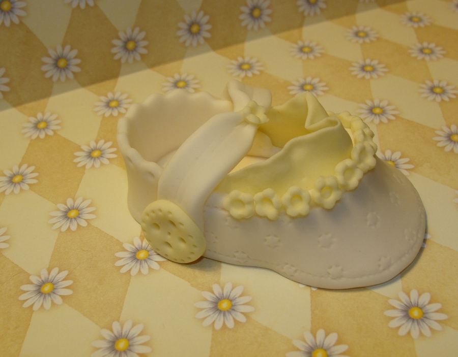 Baby Shoe - CakeCentral.com