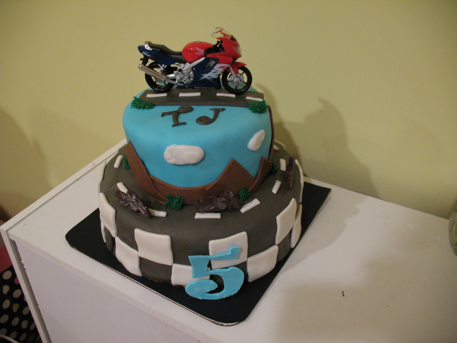 Motorcycle Cake - CakeCentral.com