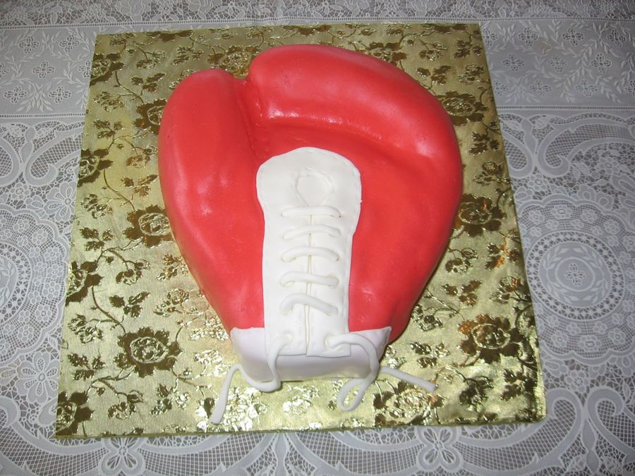 Kick Boxing Glove - CakeCentral.com