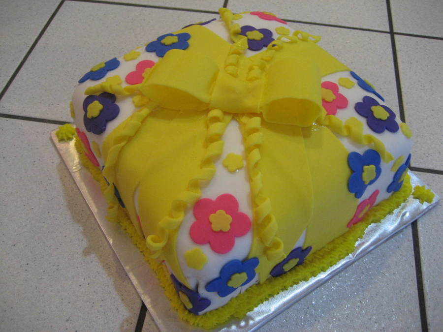 Yellow Bow - CakeCentral.com