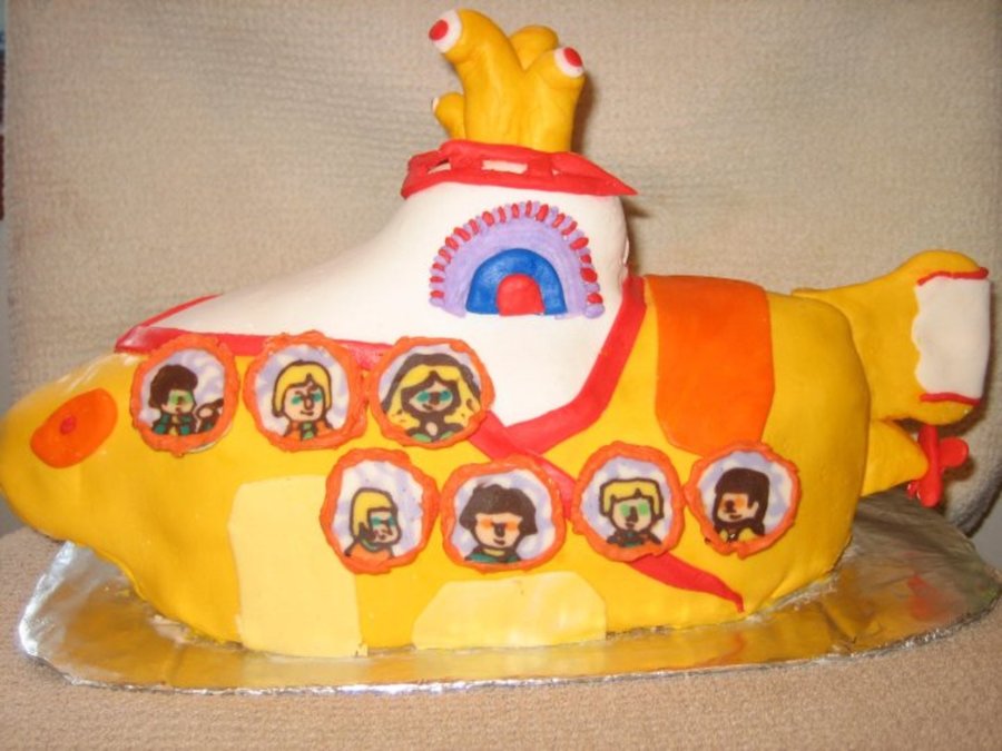 Yellow Submarine Cake - CakeCentral.com