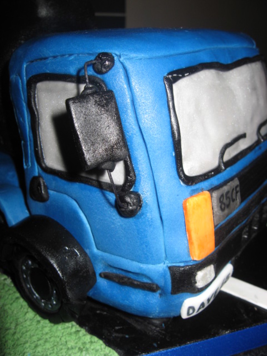 Tanker / Lorry Cake - CakeCentral.com