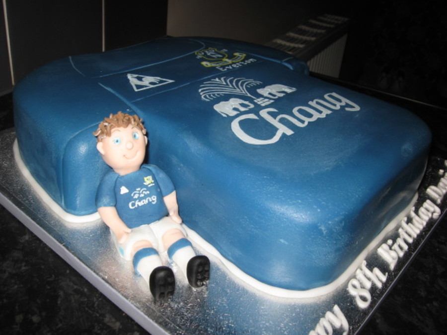 Everton Shirt Birthday Cake - CakeCentral.com