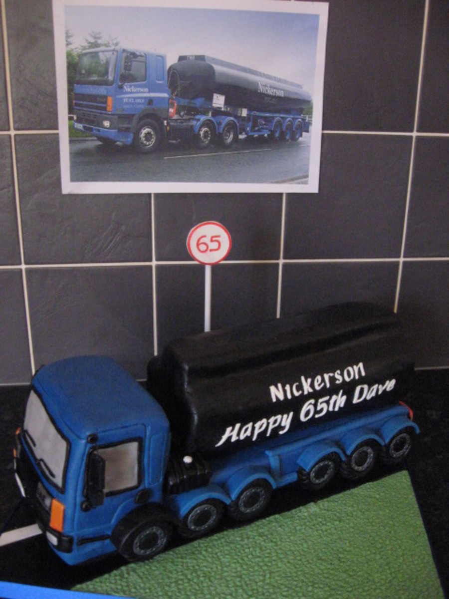 Tanker / Lorry Cake - CakeCentral.com
