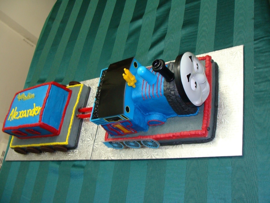 Thomas The Tank Cake - CakeCentral.com