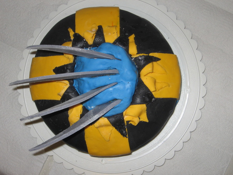 Wolverine Claw - CakeCentral.com