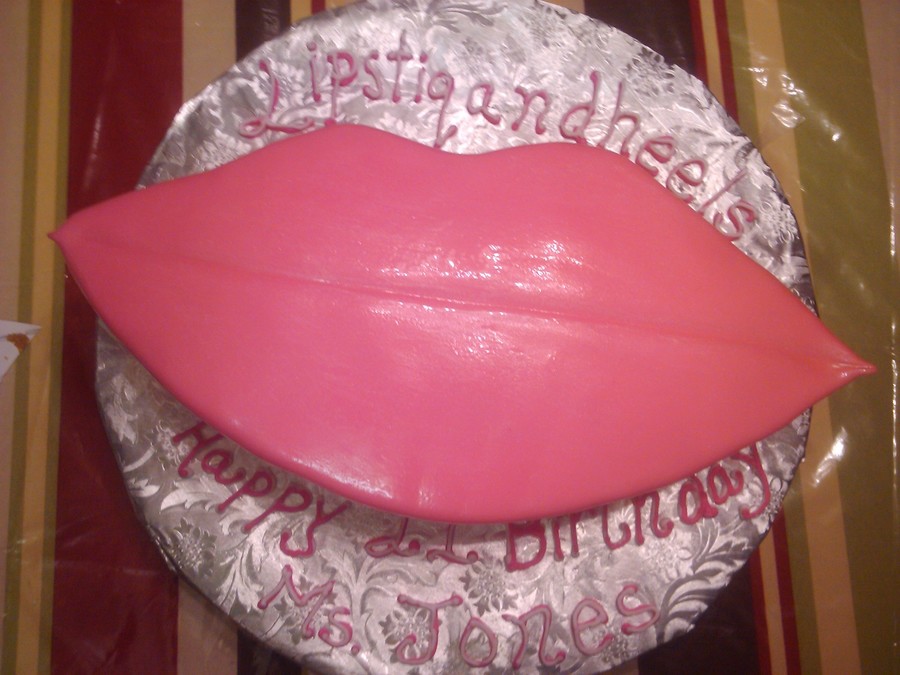 Lips Cake - CakeCentral.com