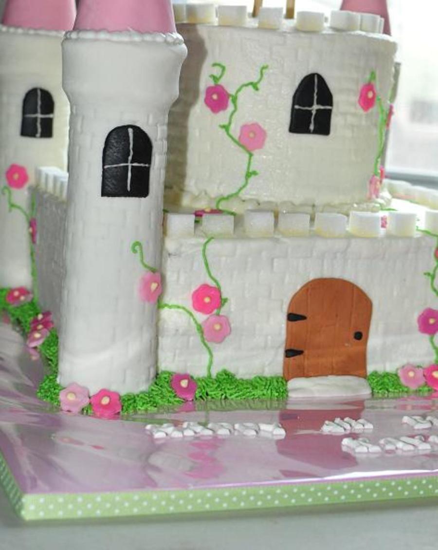 Castle Cake - CakeCentral.com