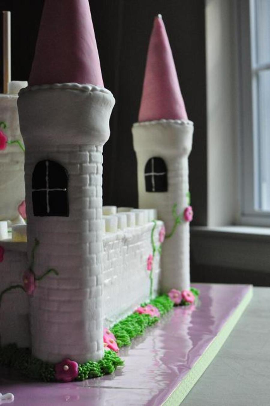 Castle Cake - CakeCentral.com