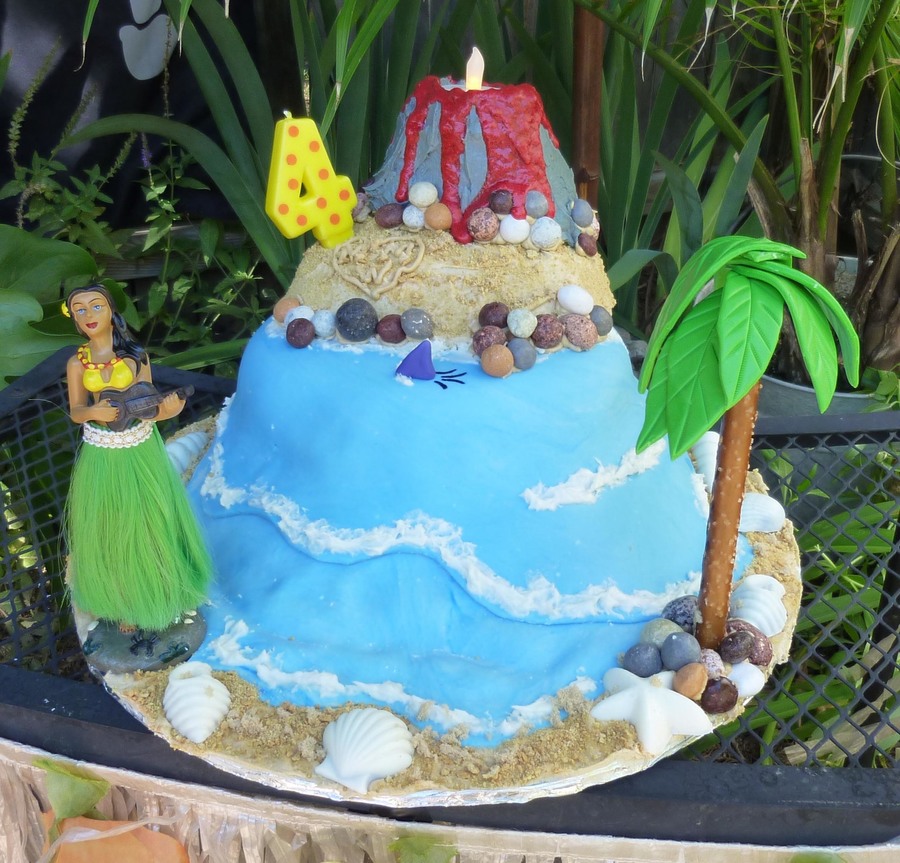 Jimmy Buffett Hula Girl Tiki Cake - CakeCentral.com