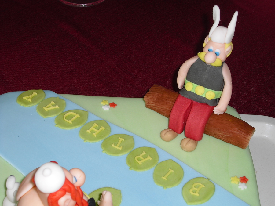 Asterix And Obelix - CakeCentral.com