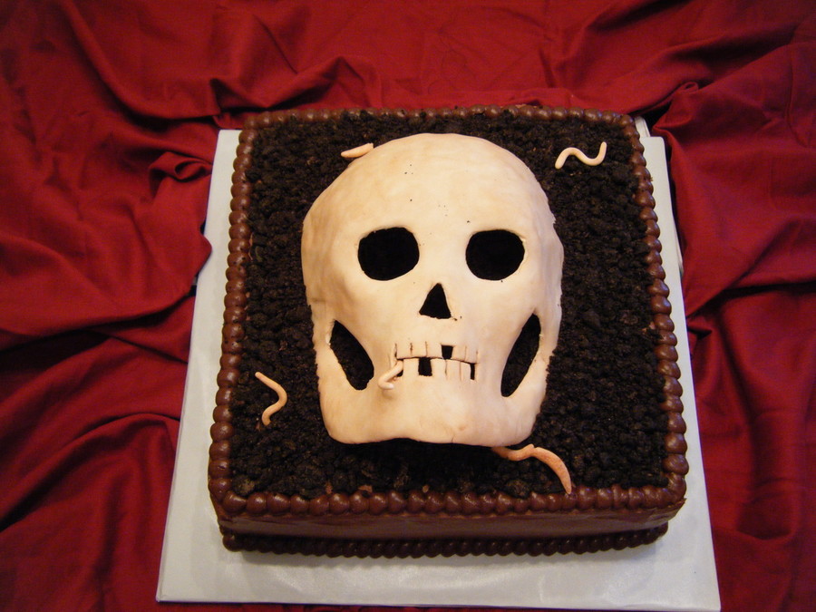 Halloween 2010 - Skull Cake - CakeCentral.com