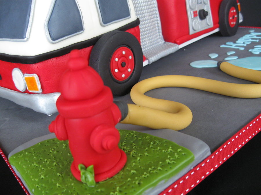Firetruck - CakeCentral.com