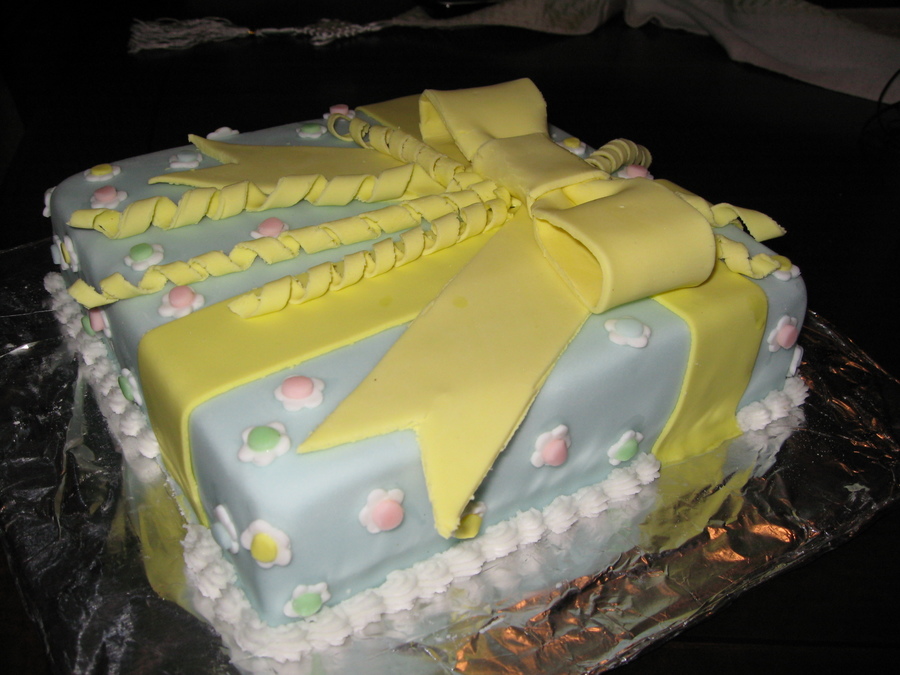 Present Cake - CakeCentral.com