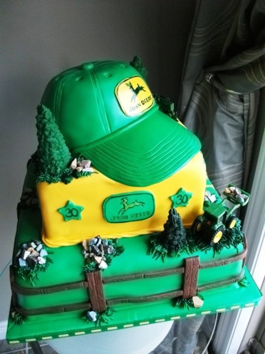 A "manly" John Deere Cake - CakeCentral.com