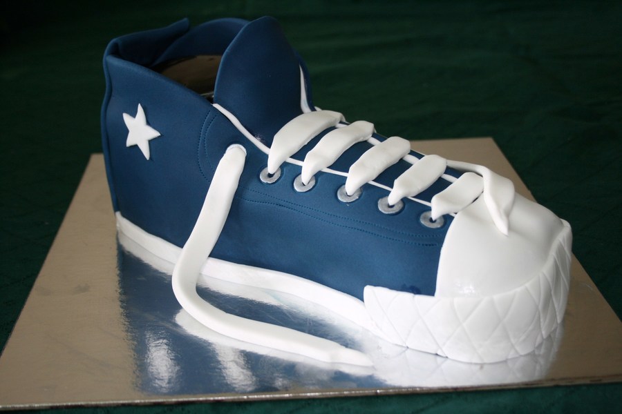 Running Shoe - CakeCentral.com