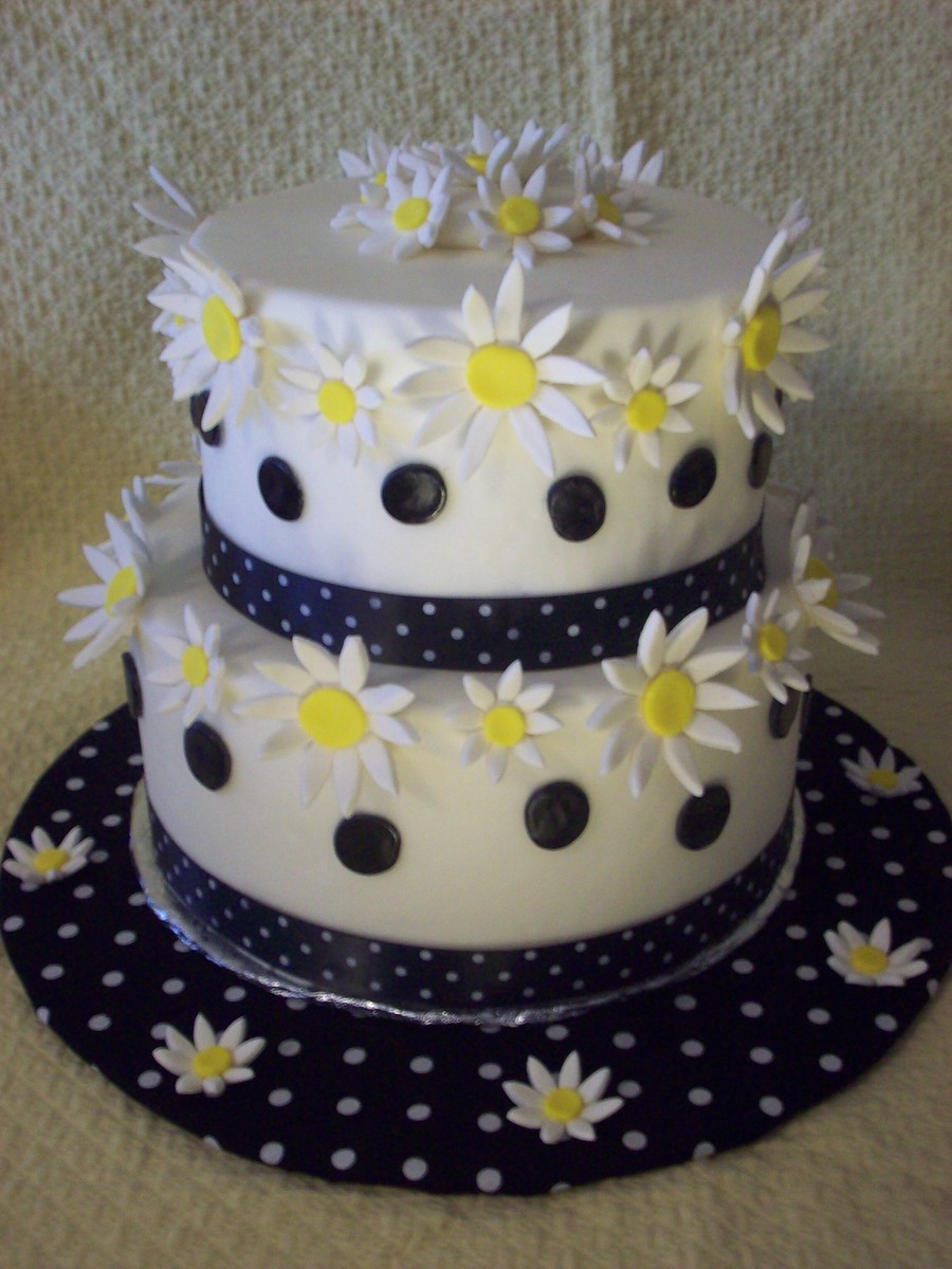 Daisy Cake - CakeCentral.com