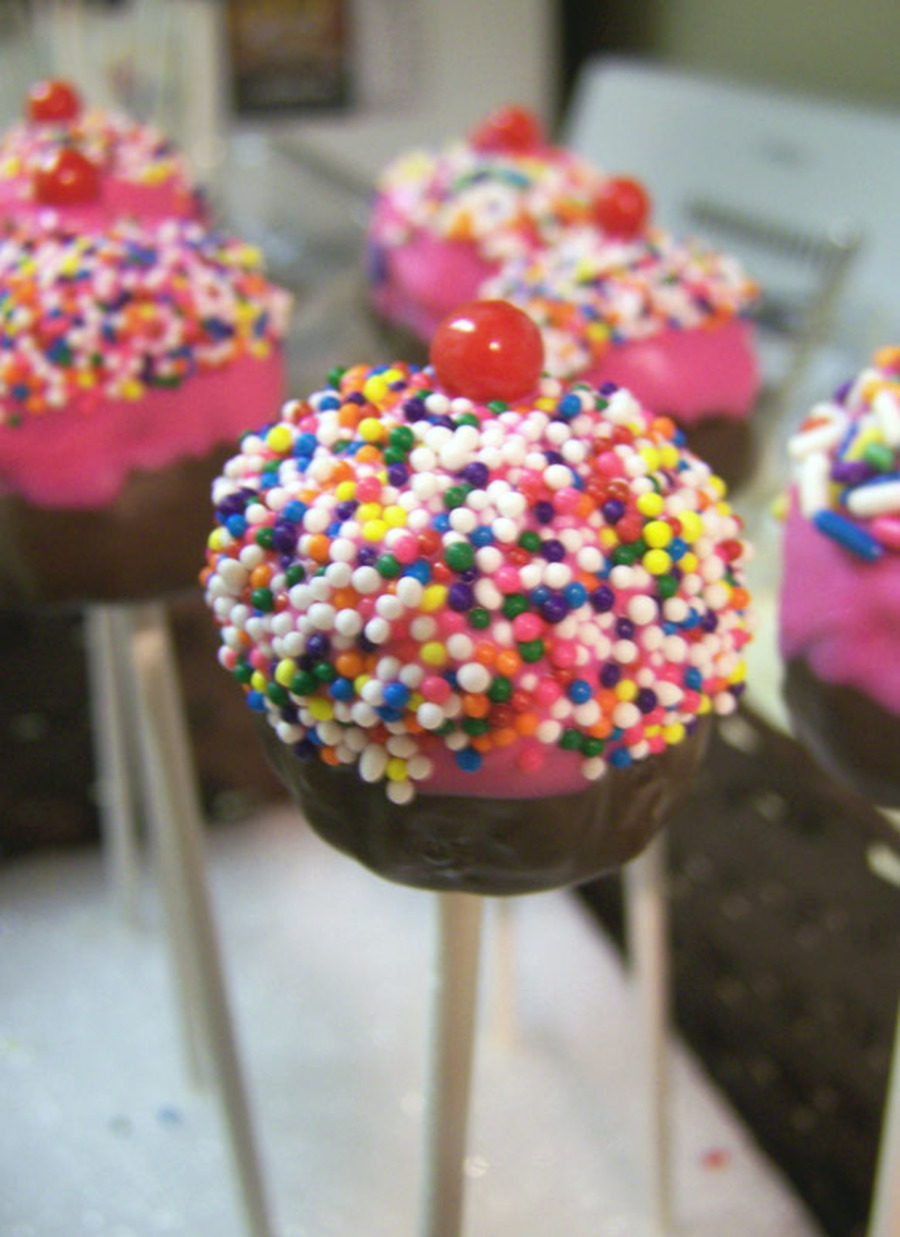 My First Cupcake Pops! - CakeCentral.com