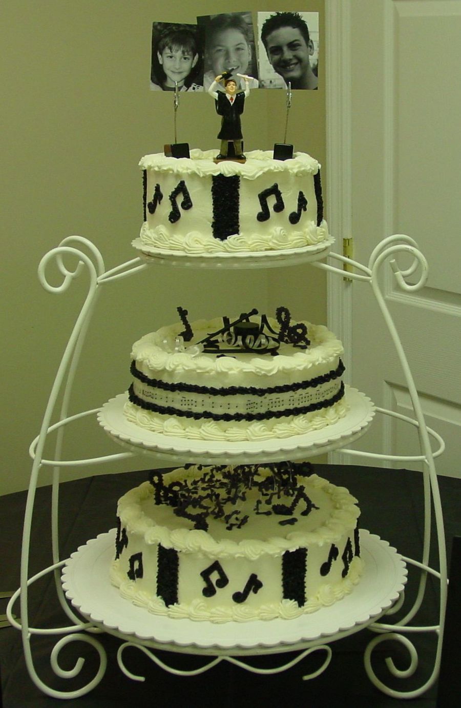 Music Themed Graduation Cake - CakeCentral.com