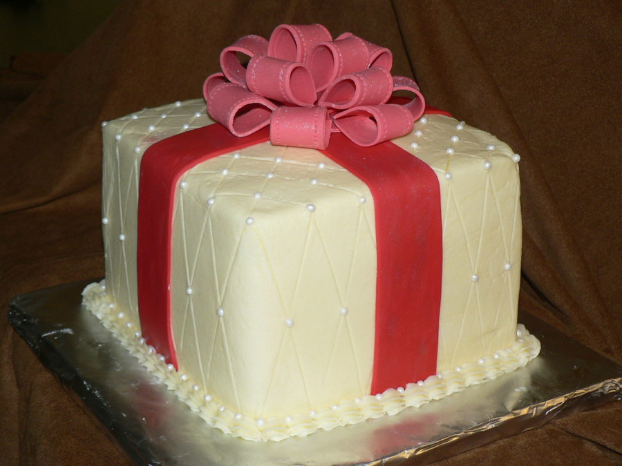 Present Cake - CakeCentral.com
