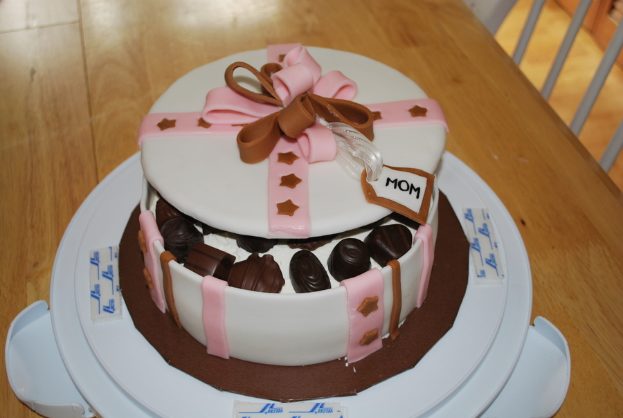 Mother's Day Chocolate Box - CakeCentral.com