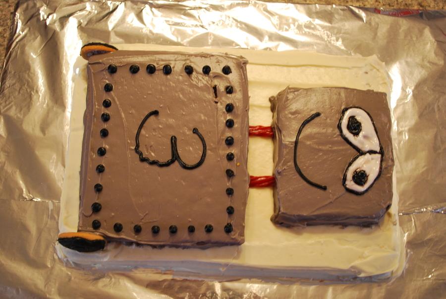 Robot Cake - CakeCentral.com