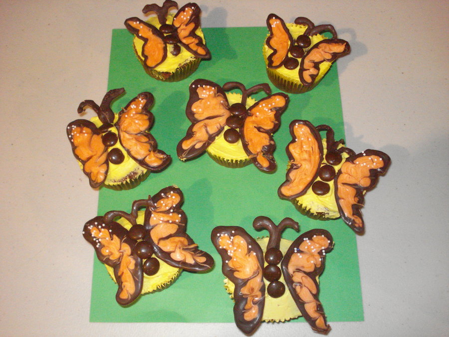 Monarch Butterfly Cupcakes - CakeCentral.com