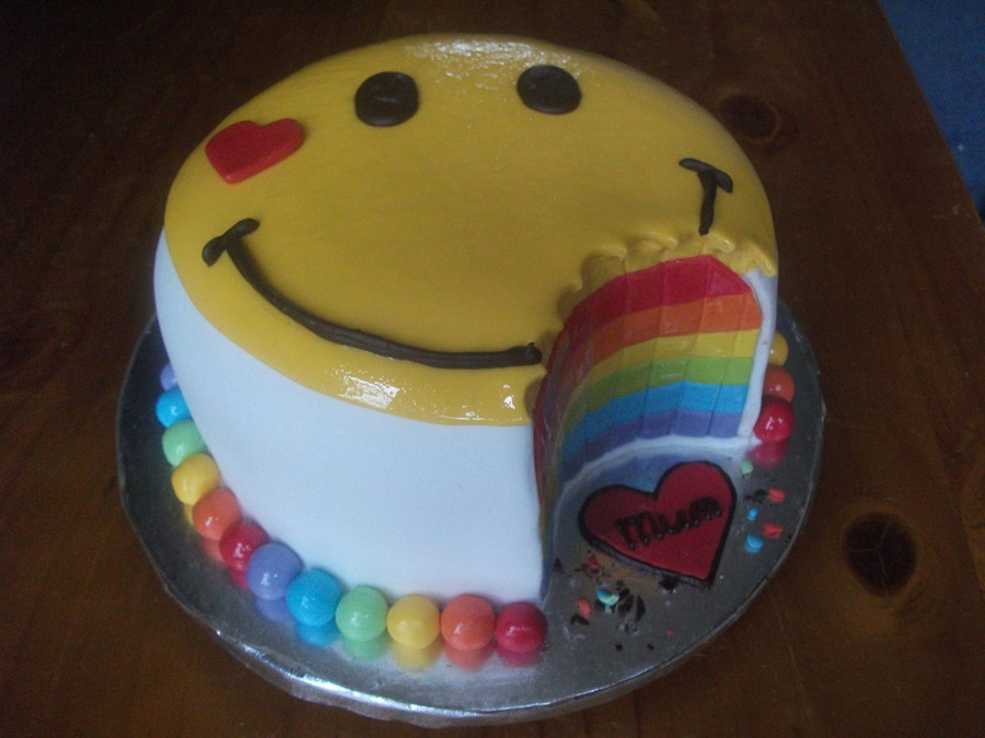 Smiley Face - CakeCentral.com