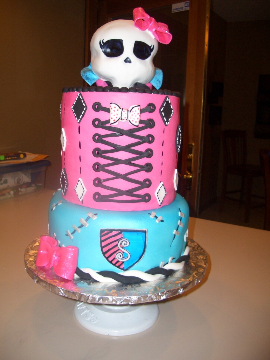Monster High Birthday Cake - CakeCentral.com