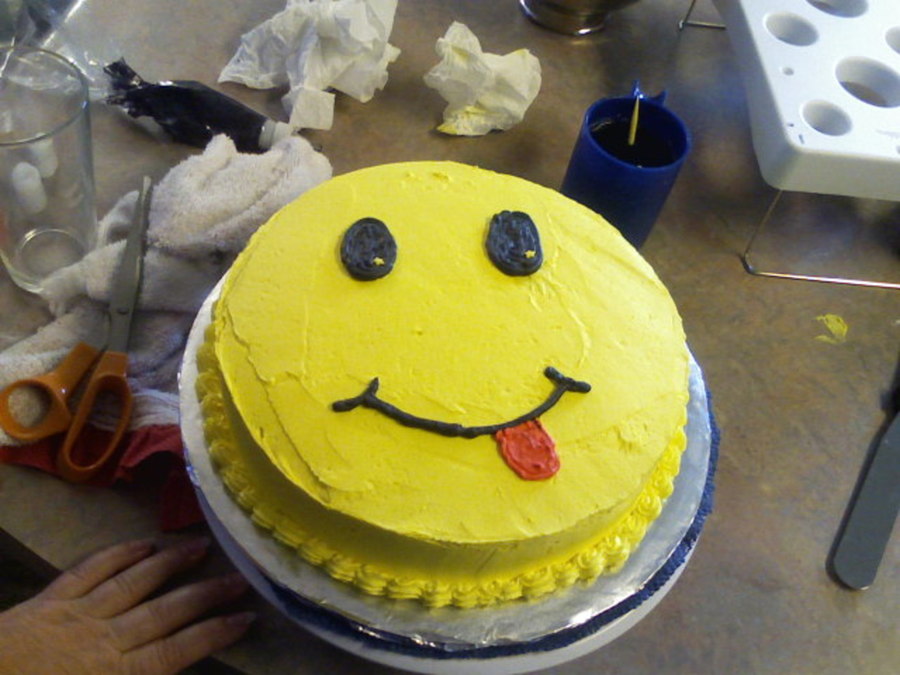 Smiley Face - CakeCentral.com