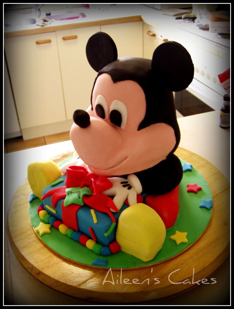 Mickey Mouse - CakeCentral.com