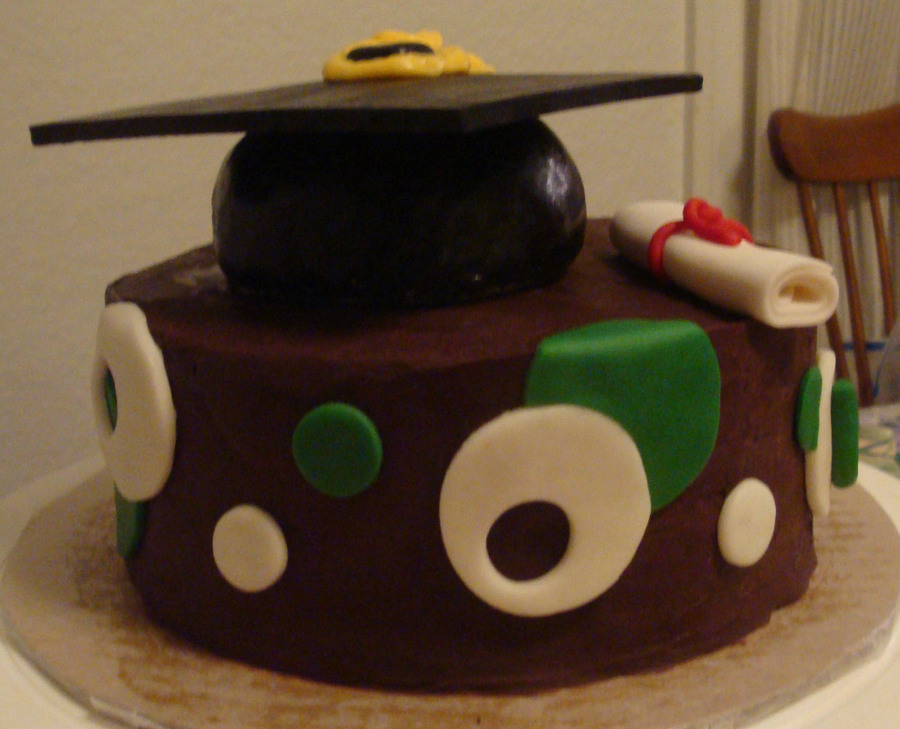 Small Graduation Cake - CakeCentral.com