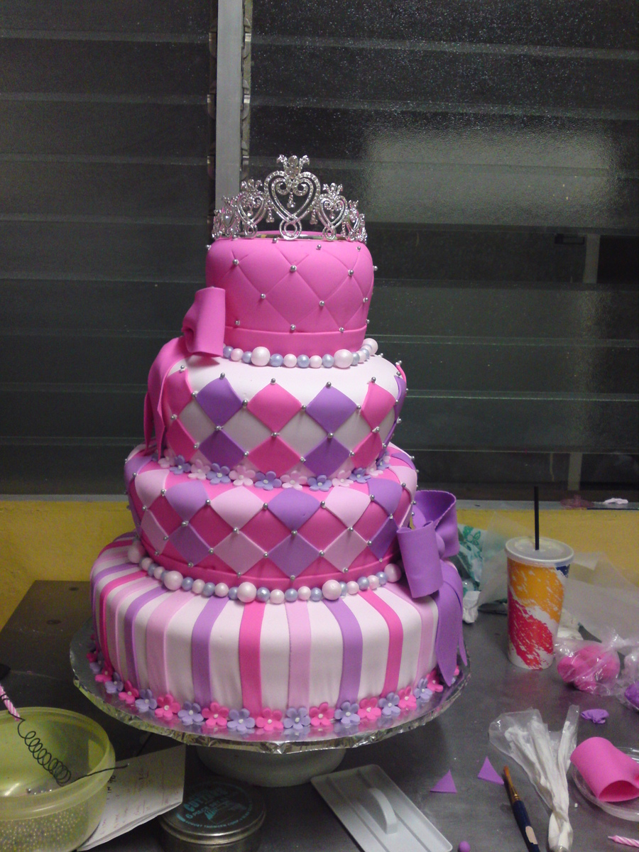 Topsy Curve Copy - CakeCentral.com