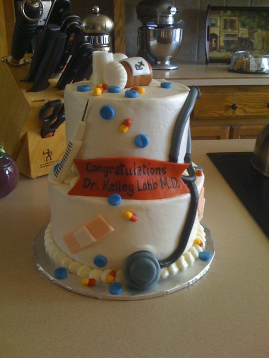 Medical School Graduation - CakeCentral.com