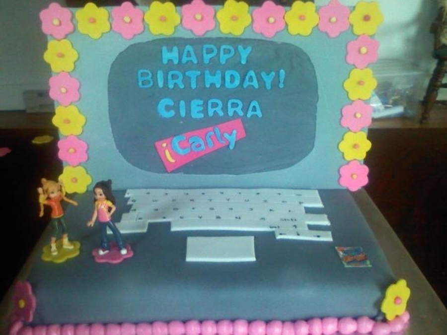 I Carly Laptop - CakeCentral.com