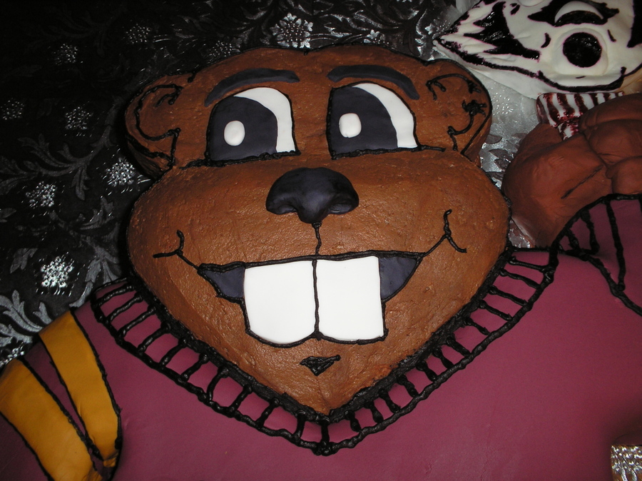 Minnesota Goldy Gopher Birthday Cake - CakeCentral.com