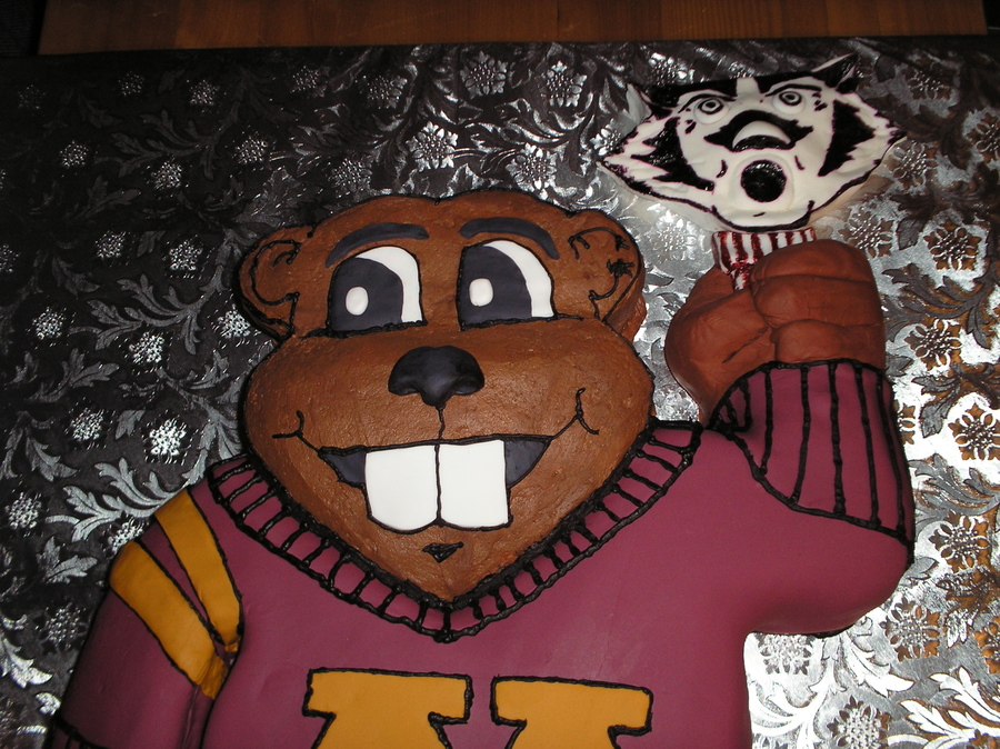 Minnesota Goldy Gopher Birthday Cake - CakeCentral.com