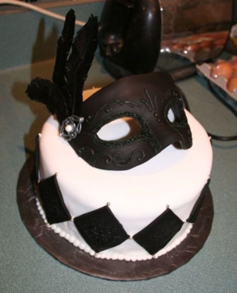 Black And White Harlequin Mask Cake - CakeCentral.com