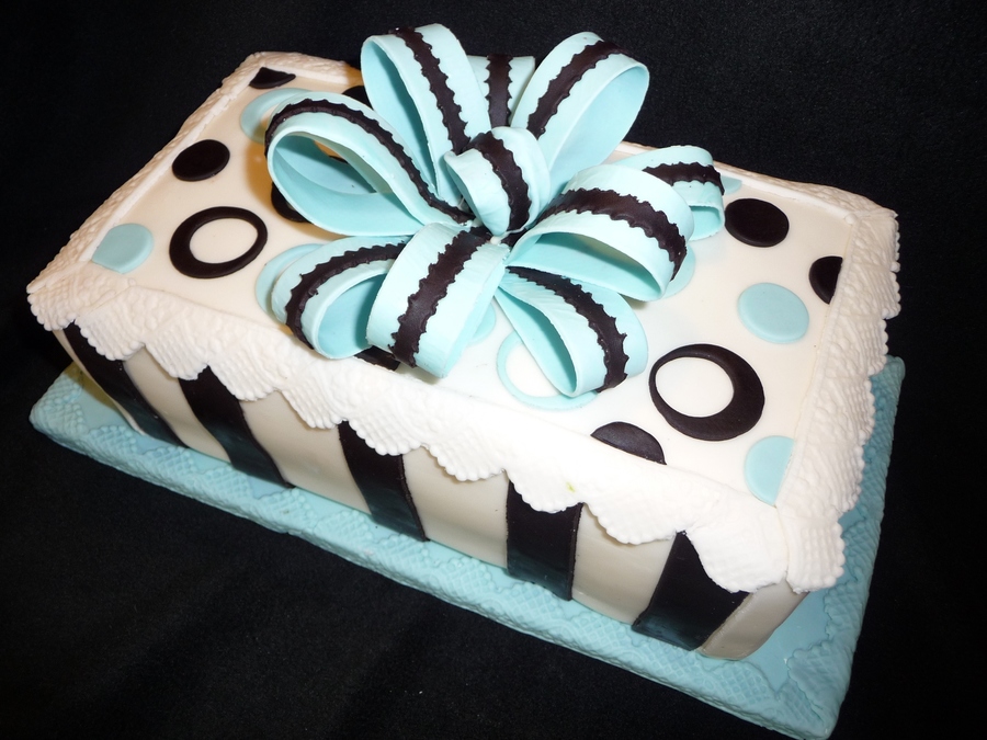 Lacey Shoebox - CakeCentral.com