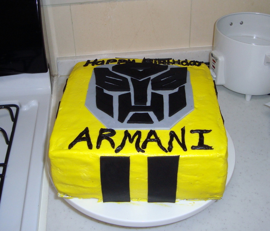 Bumblebee Transformers Cake - CakeCentral.com