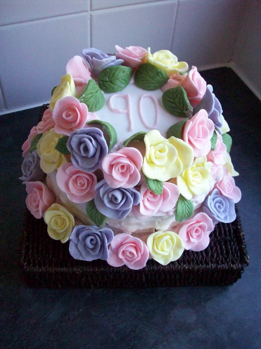 Basket Of Roses - CakeCentral.com