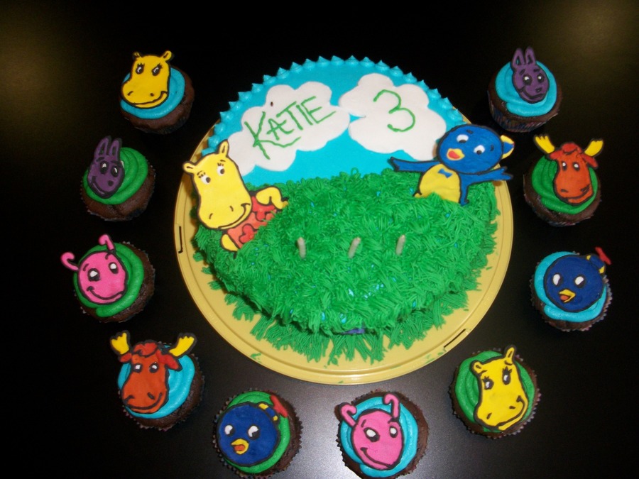 Backyardigans Birthday Cake And Cupcakes - CakeCentral.com