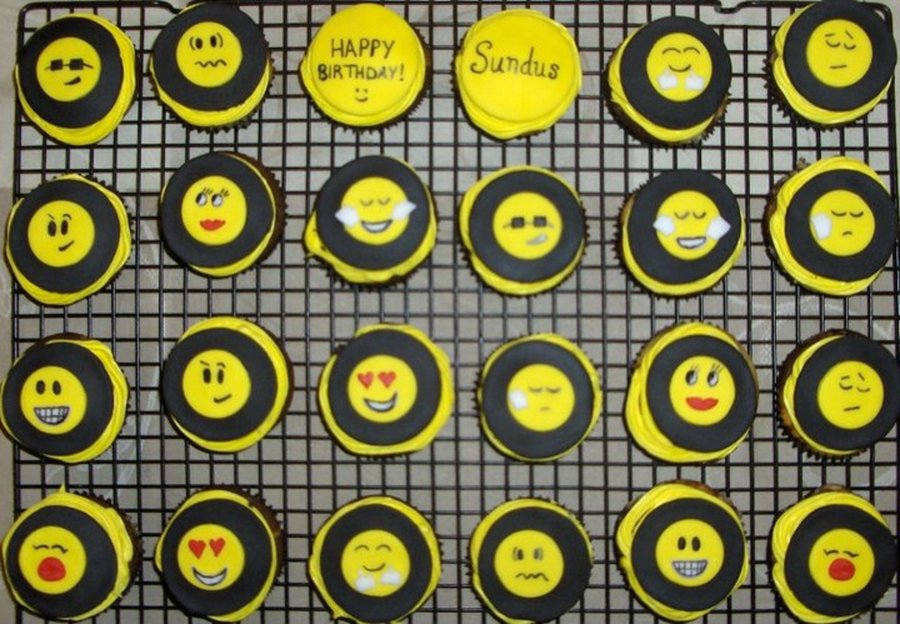 Bbm Emoticon Cupcakes - CakeCentral.com