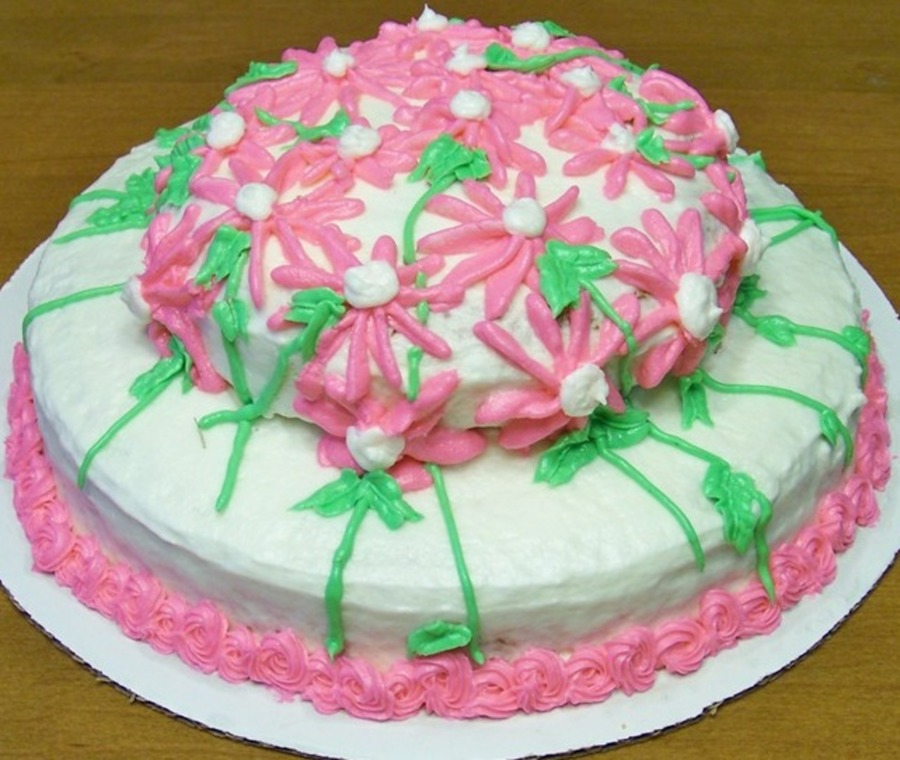 Daisy Rosette Cake - CakeCentral.com