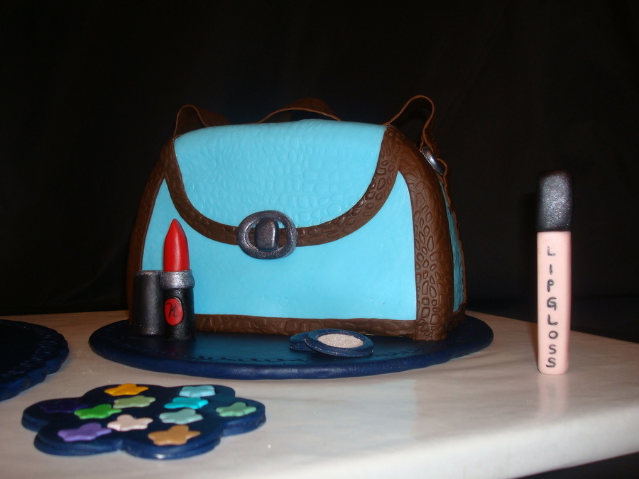 Leather Purse - CakeCentral.com
