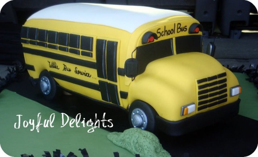 School Bus Birthday Cake - CakeCentral.com