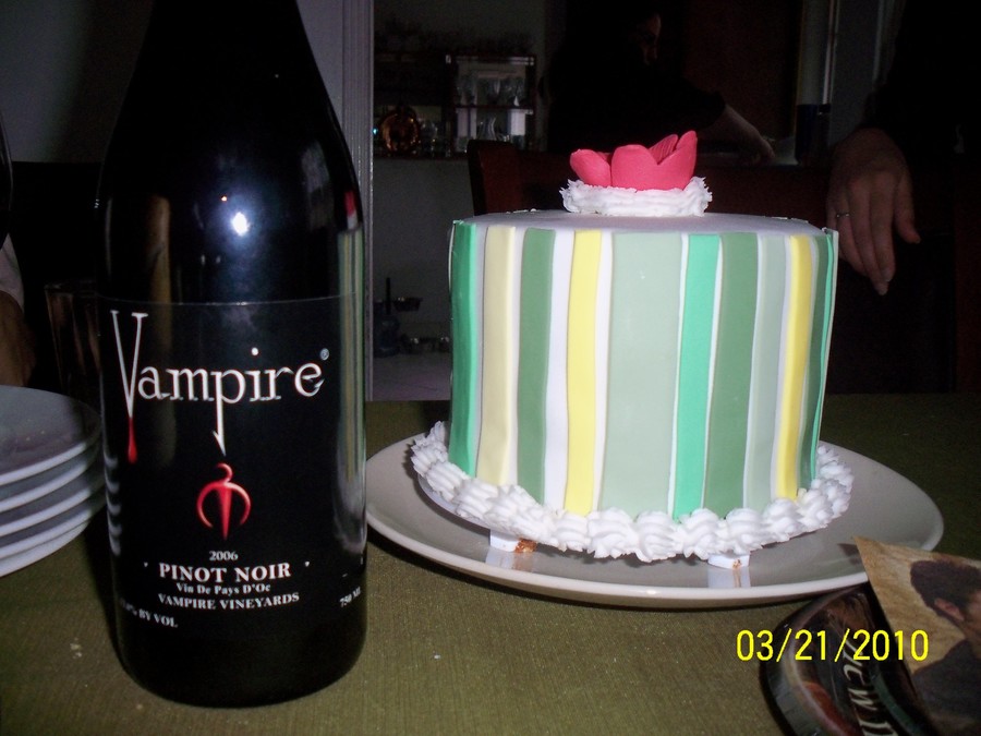 Bella Inspired Cake - CakeCentral.com