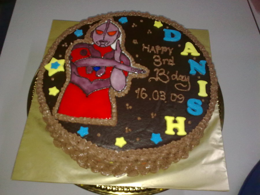 Ultraman Cake - CakeCentral.com